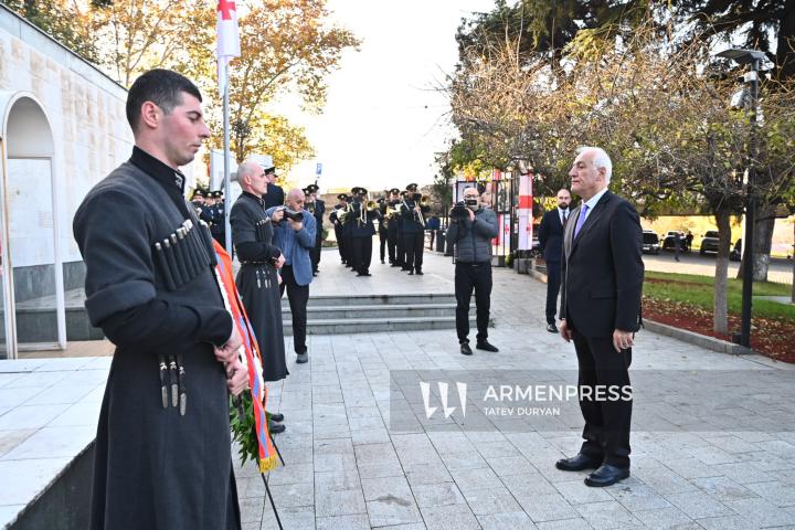 Armenian President visits Heroes Square in Tbilisi - ARMENPRESS ...