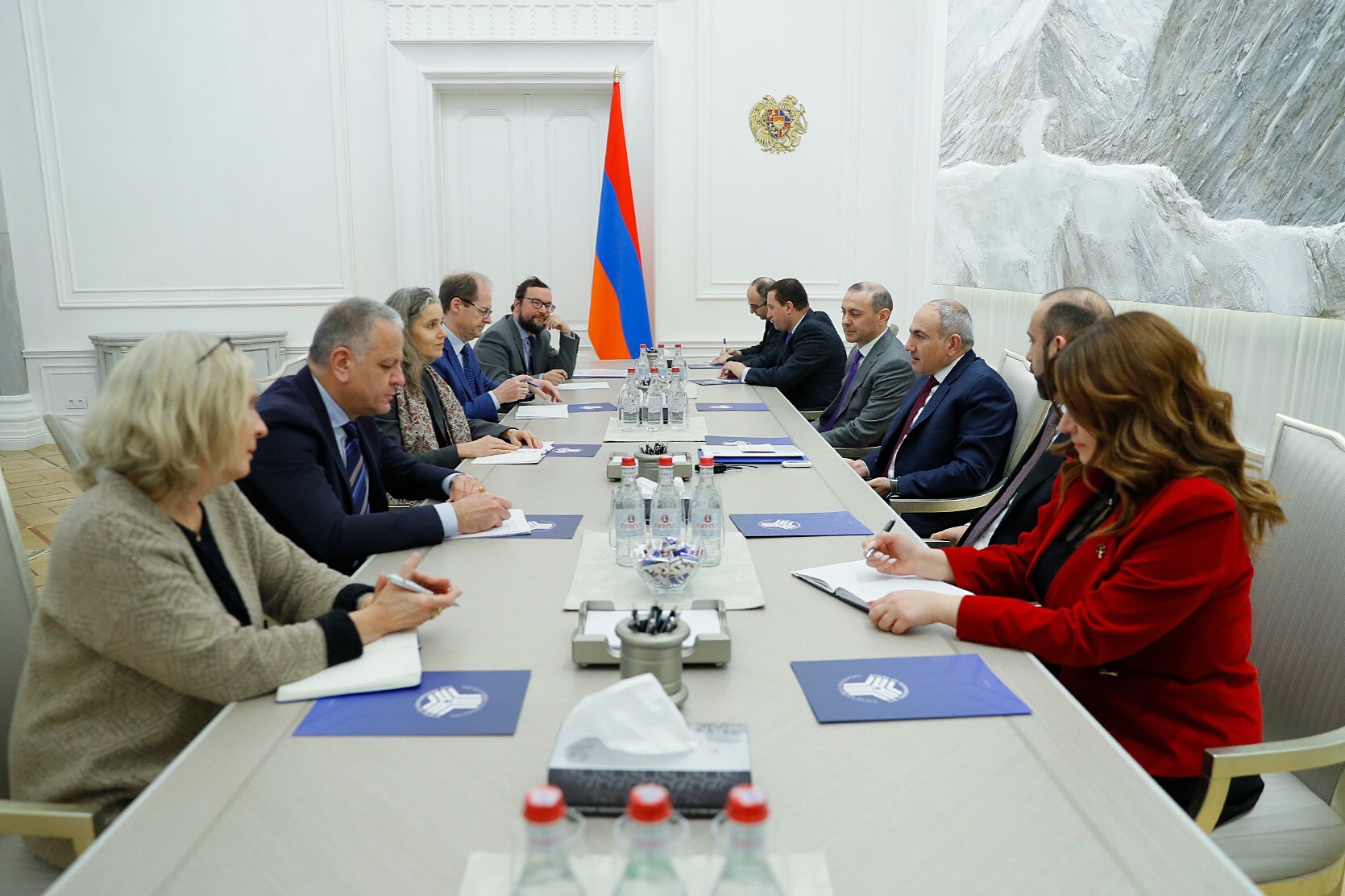 Pashinyan meets with EU Special Representative for South Caucasus ...