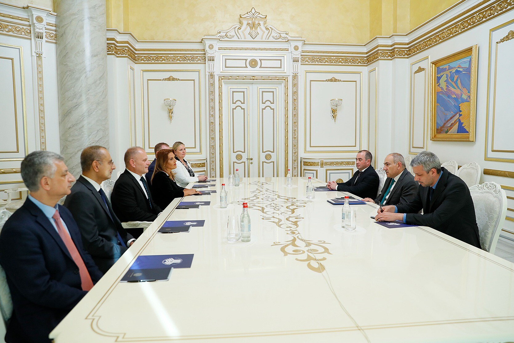 Prime Minister receives CEO of Siemens EDA - ARMENPRESS Armenian News ...