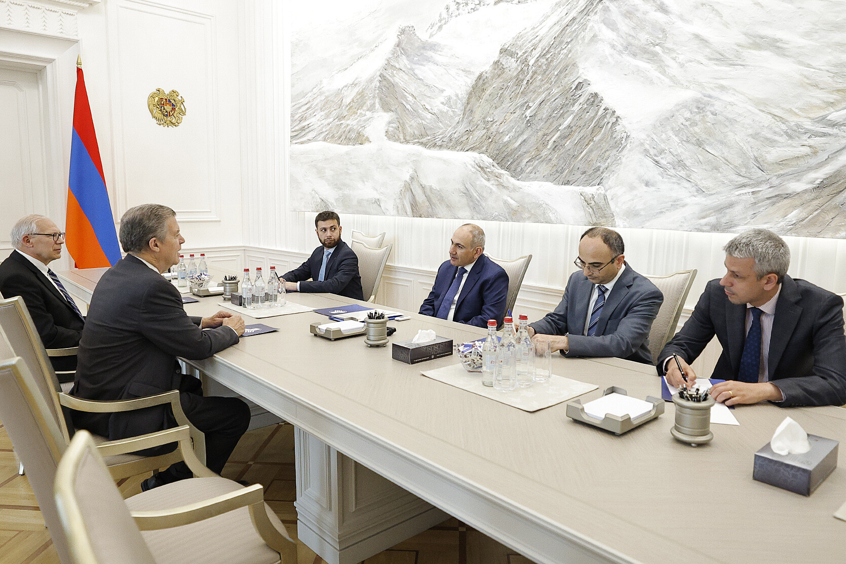 Prime Minister holds meeting with Co-Chair of the International ...