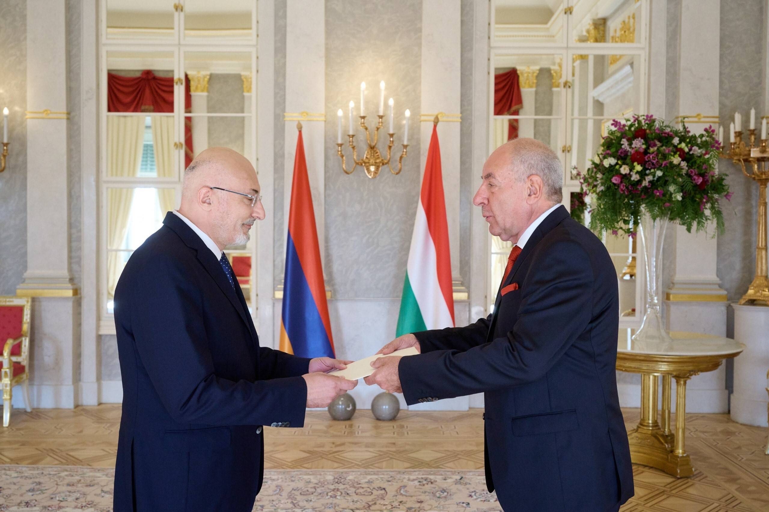 Armenian Ambassador presents credentials to Hungarian President ...