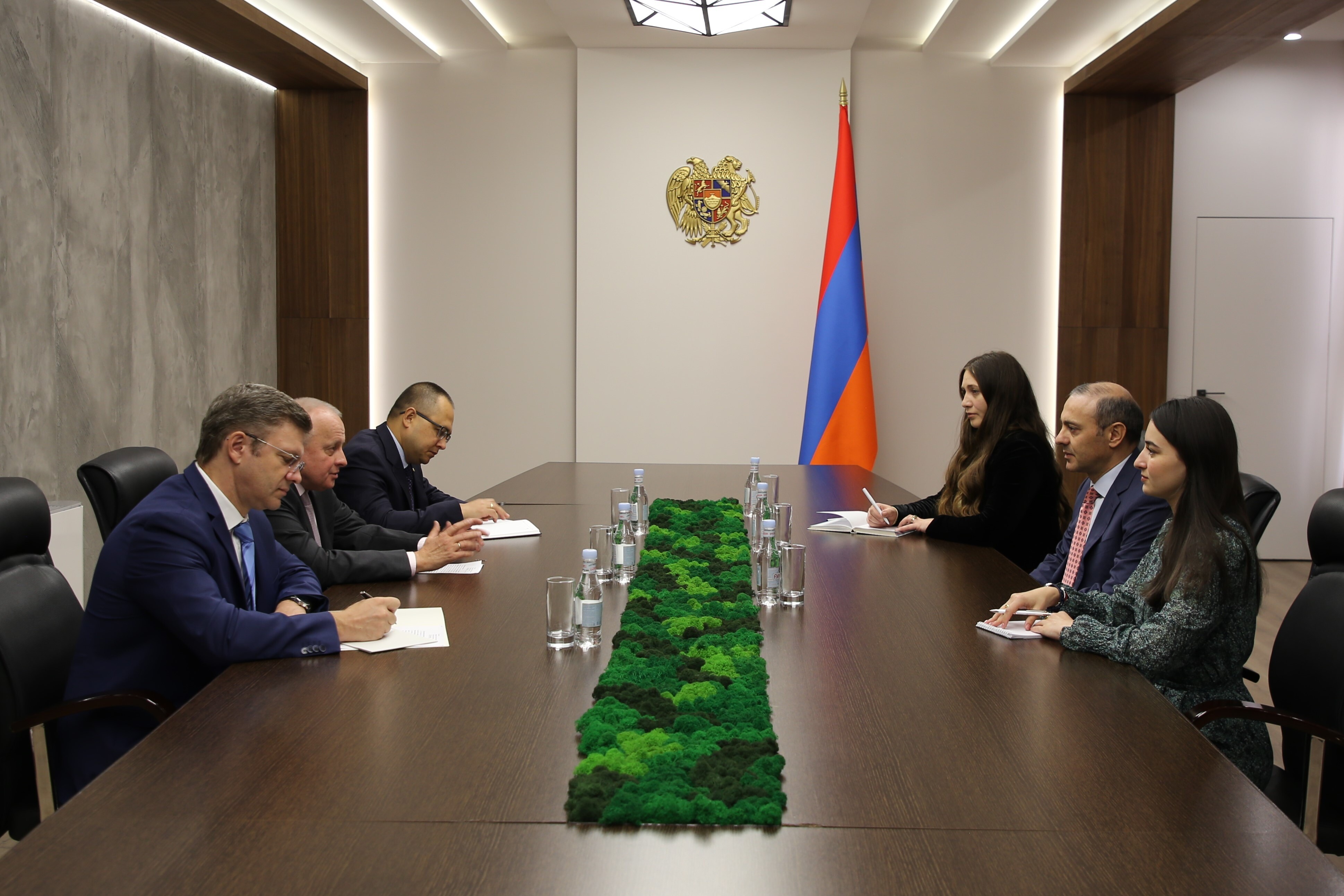 Armen Grigoryan et Sergey Kopirkin ont discuté des questions liées à l’agenda des relations ...