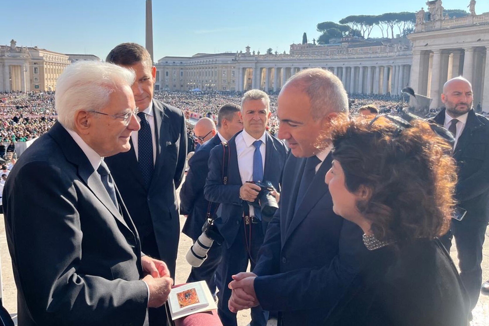 Armenian PM, Italian President hold brief meeting in Vatican City ...