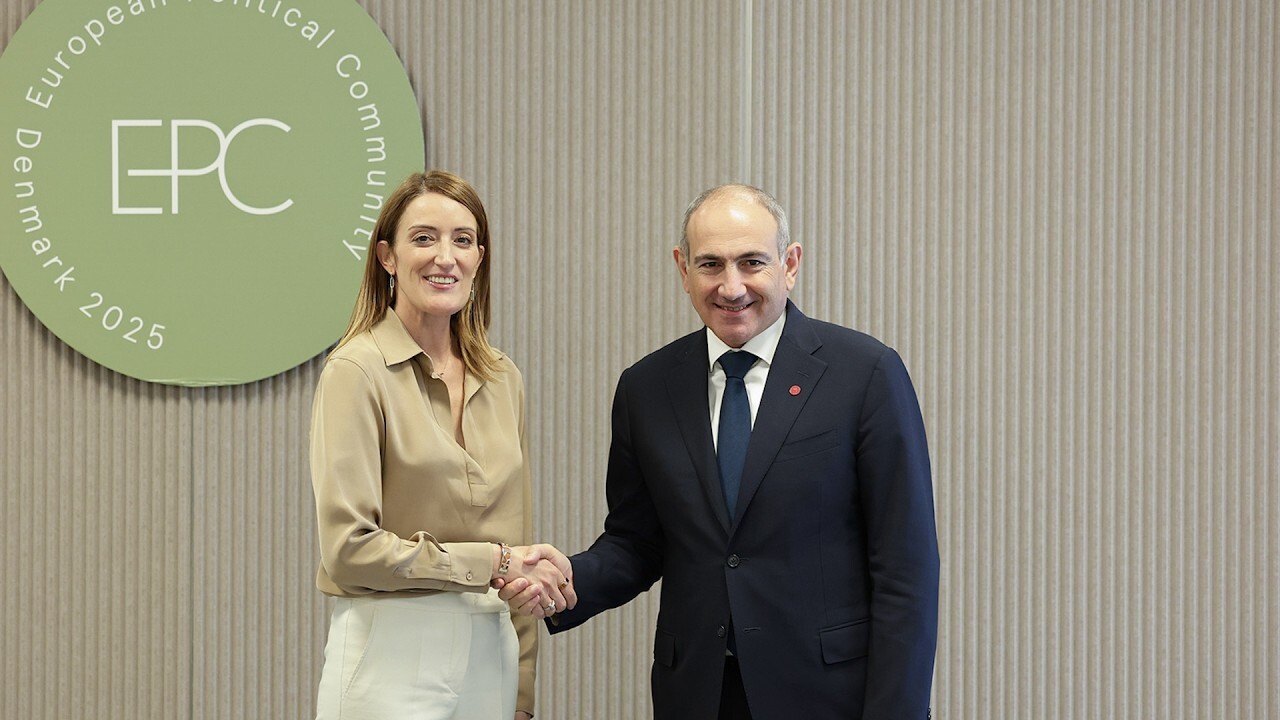 Armenian PM Nikol Pashinyan and President of the European Parliament ...